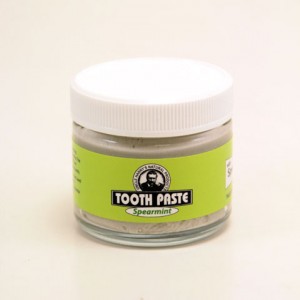 Toxic Toothpaste and 4 Toothpastes that Aren't Poison!