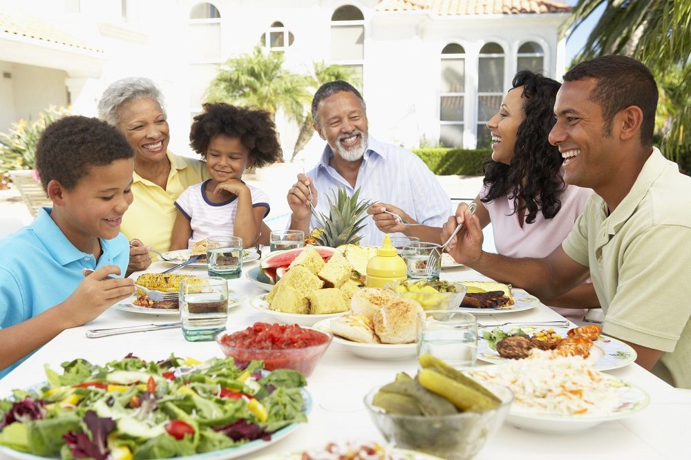 4 Studies Reveal Why Families Should Eat Dinner Together Everyday ...